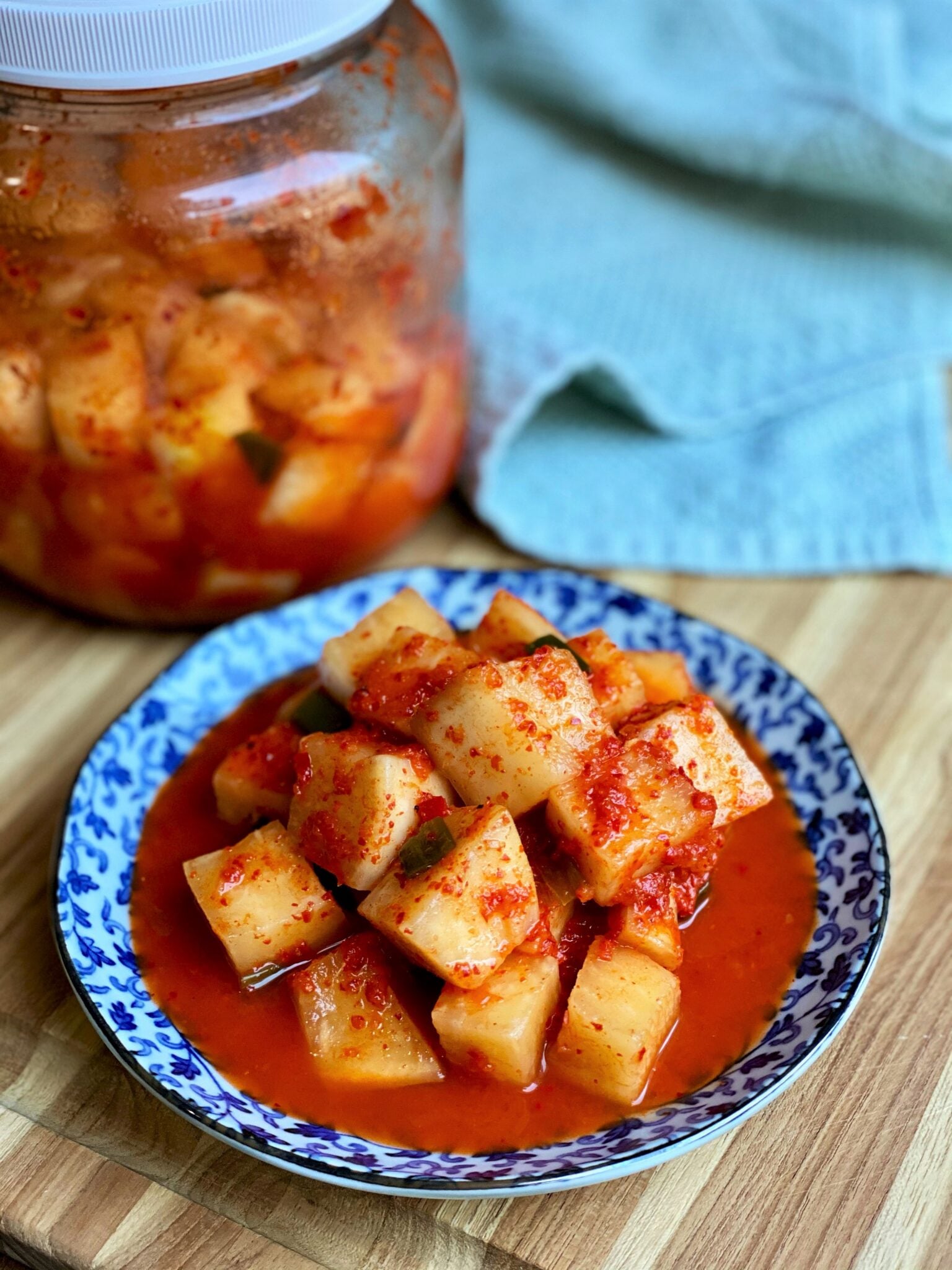 Kkakdugi (Radish Kimchi)