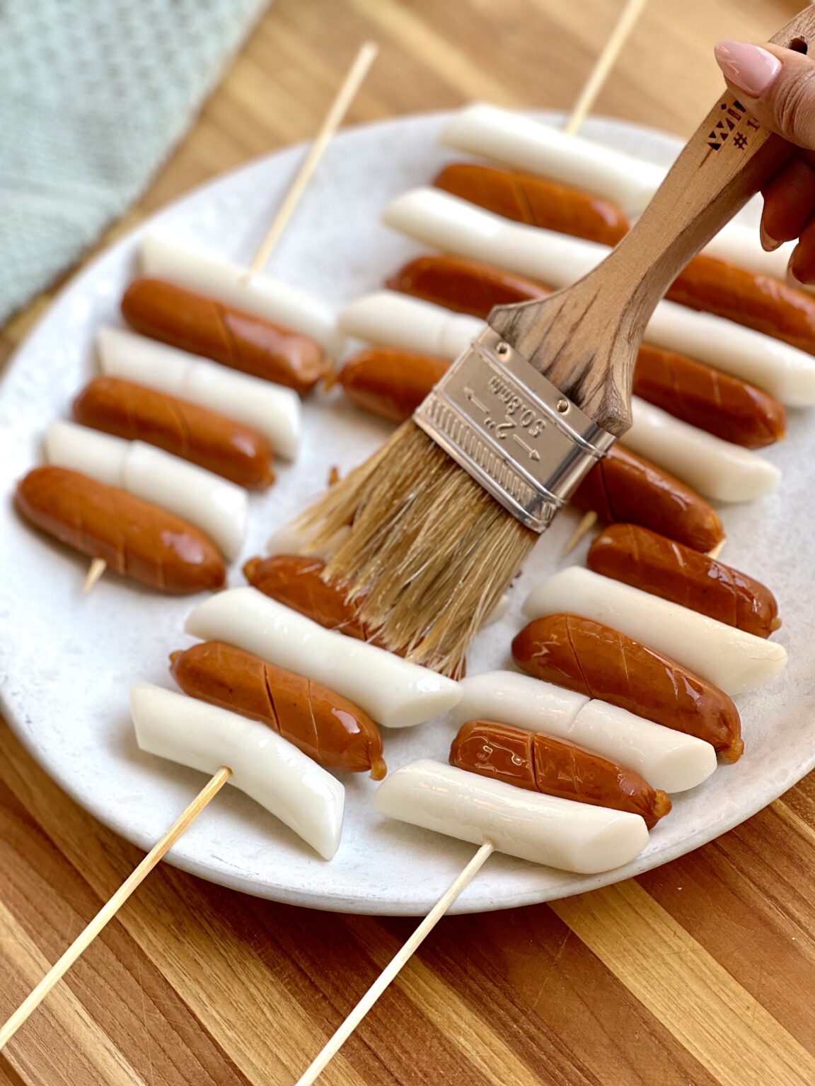 Sotteok Sotteok (Korean Sausage and Rice Cake Skewers) - Stellanspice