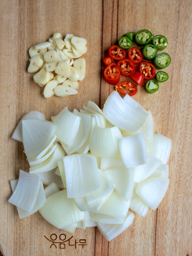 Spicy Lemon Garlic Chicken (Chicken Maison Copycat) - Stellanspice