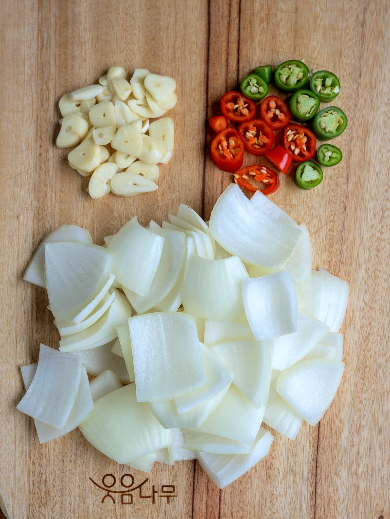 Spicy Lemon Garlic Chicken (Chicken Maison Copycat)