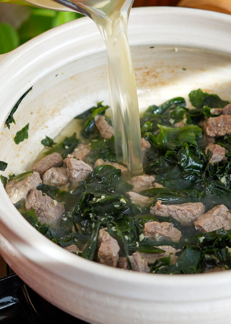 Miyeok Guk (Korean Seaweed Soup) - Stellanspice