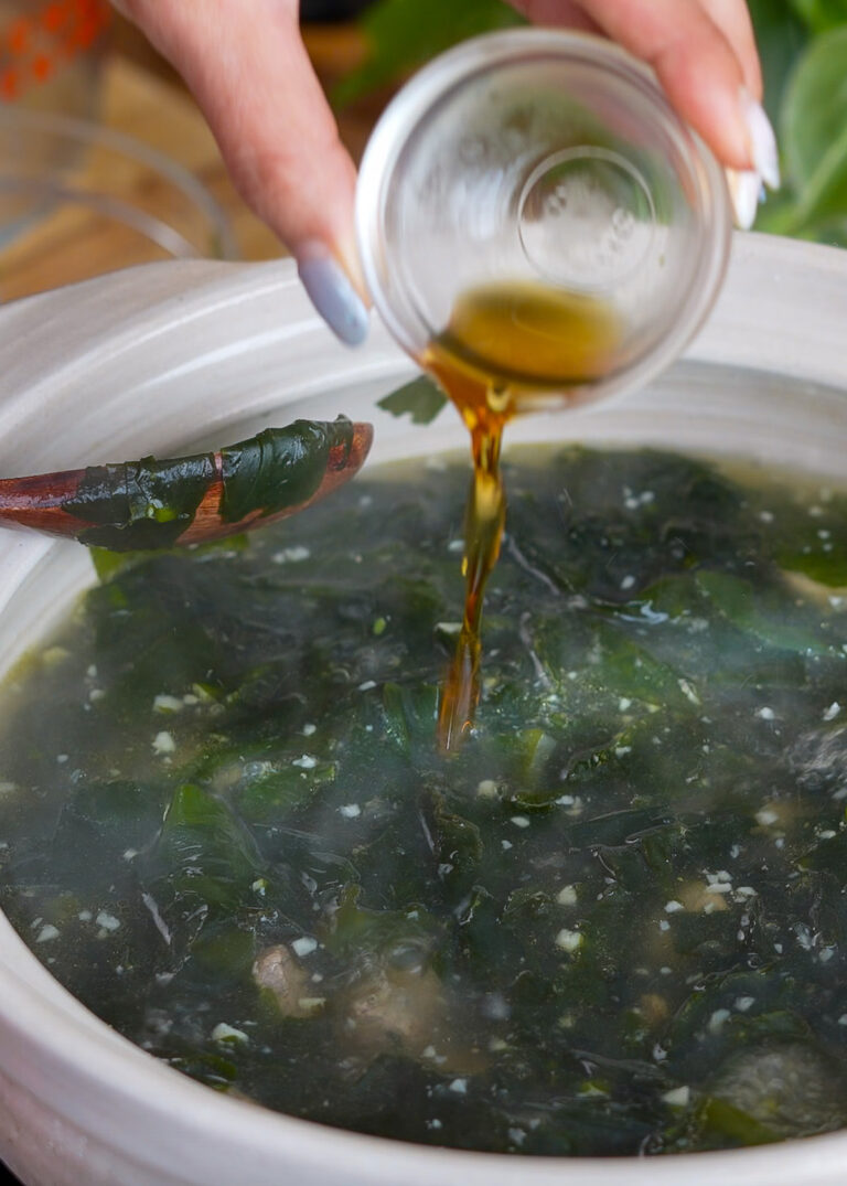 Miyeok Guk (Korean Seaweed Soup) - Stellanspice