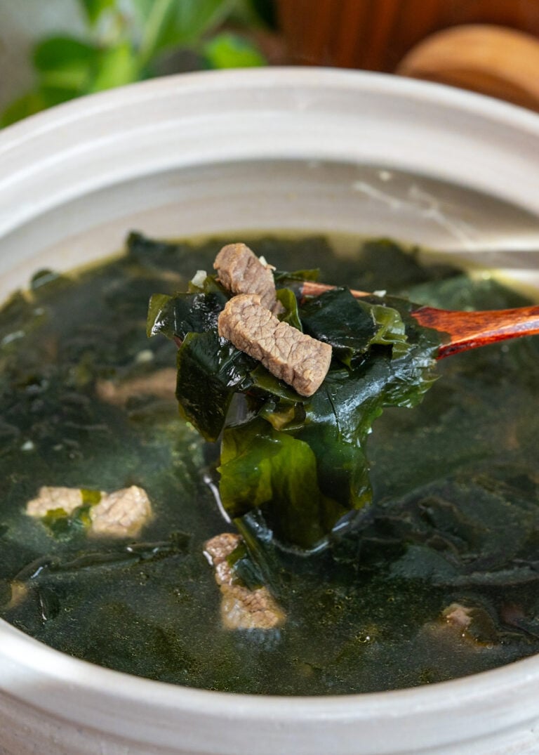 Miyeok Guk (Korean Seaweed Soup) - Stellanspice