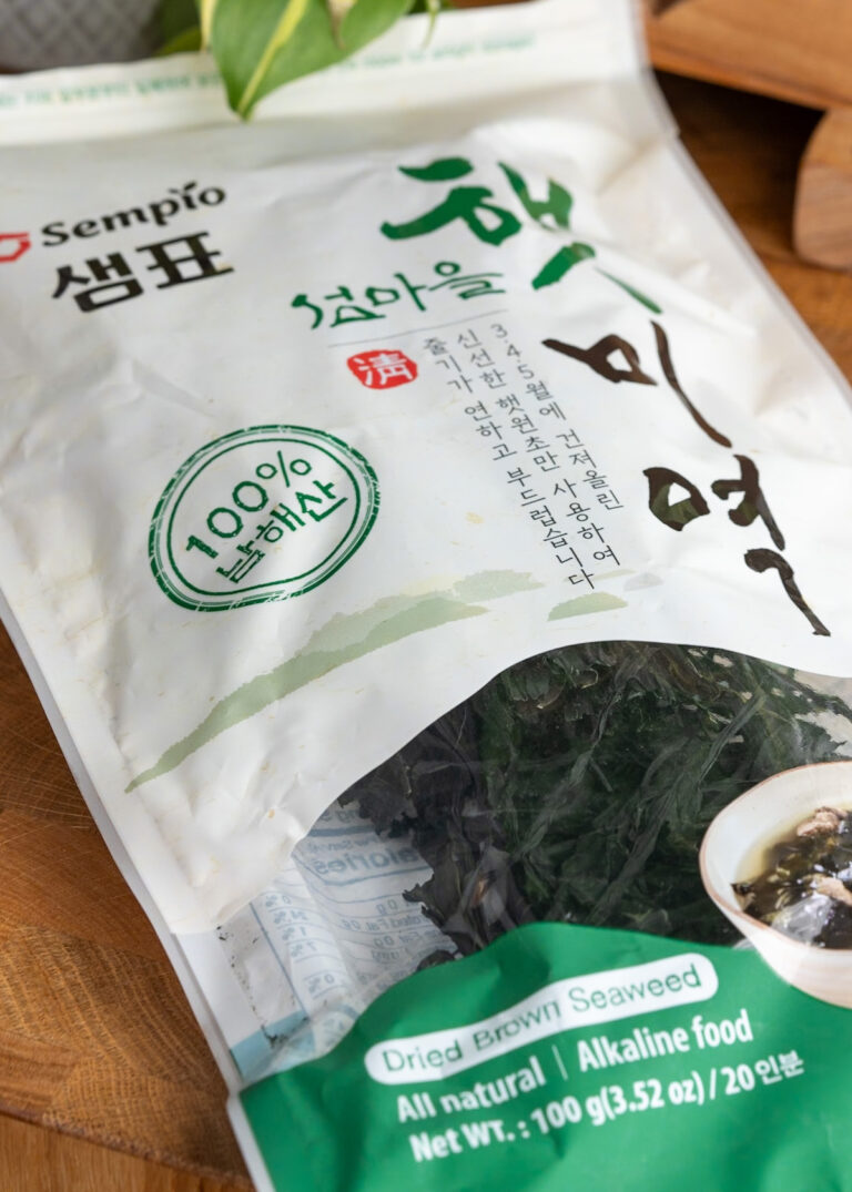 Miyeok Guk (Korean Seaweed Soup) - Stellanspice